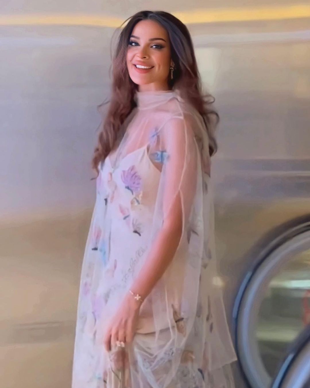 نادين نجيم تخطف الأنظار باطلالتها في الدوحة مجلة الجميلة